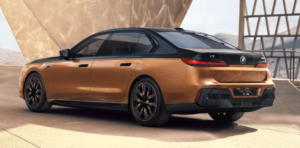 Представлена самая крутая «семёрка» BMW — BMW i7 M70L: длина 5,4 метра, 660 л.с., 3,7 с до 100 ...